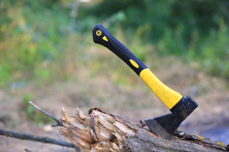 Hatchet Vs. Axe – Comparison Guide - Axe Adviser