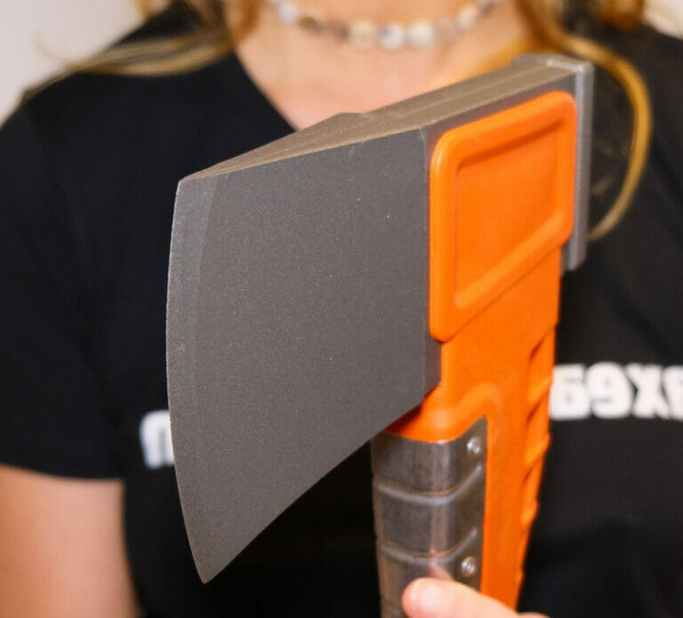 Should An Axe Be Sharp Or Blunt? Quick Answers - Axe Adviser